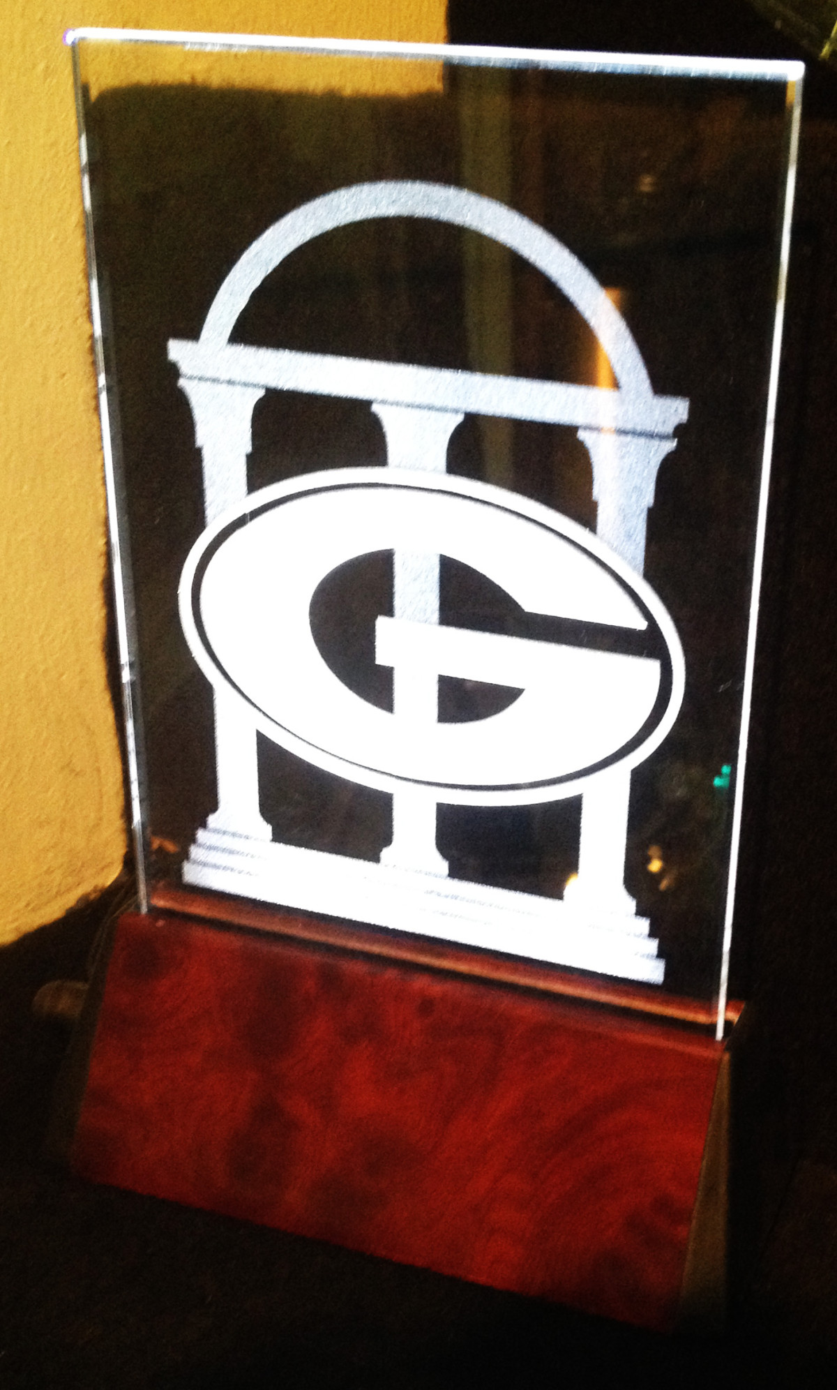 Glass Graphics | Examples of LED-Lighted Glass | Glass Graphics